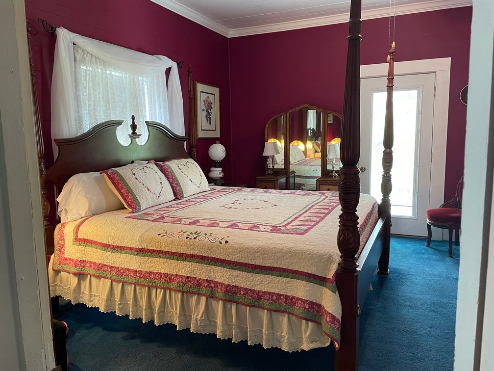 The Sautee Inn Bed and Breakfast -- NE Georgia